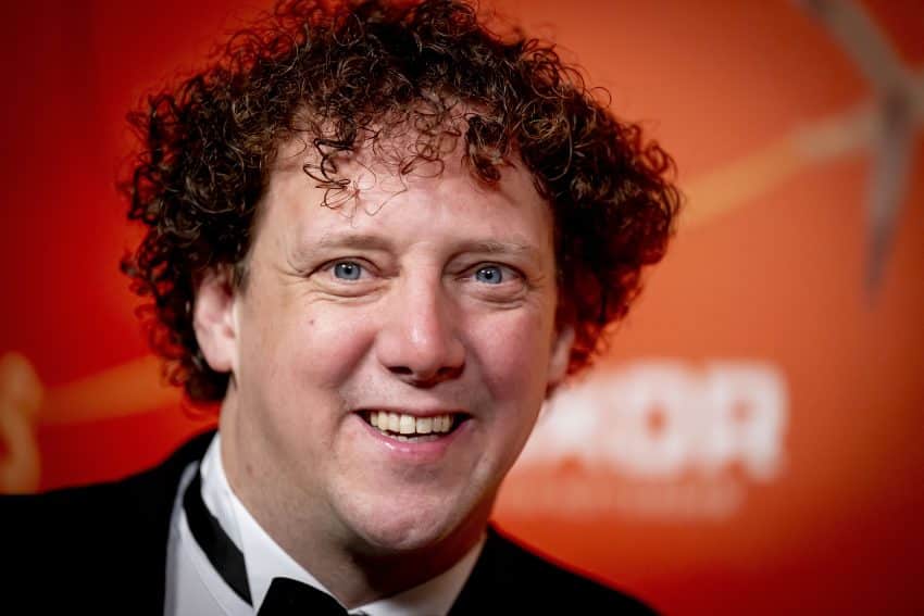 Jochem Myjer deelt: Pietje Paniek na commotie nu terug in Het Sinterklaasjournaal - Weekend Online