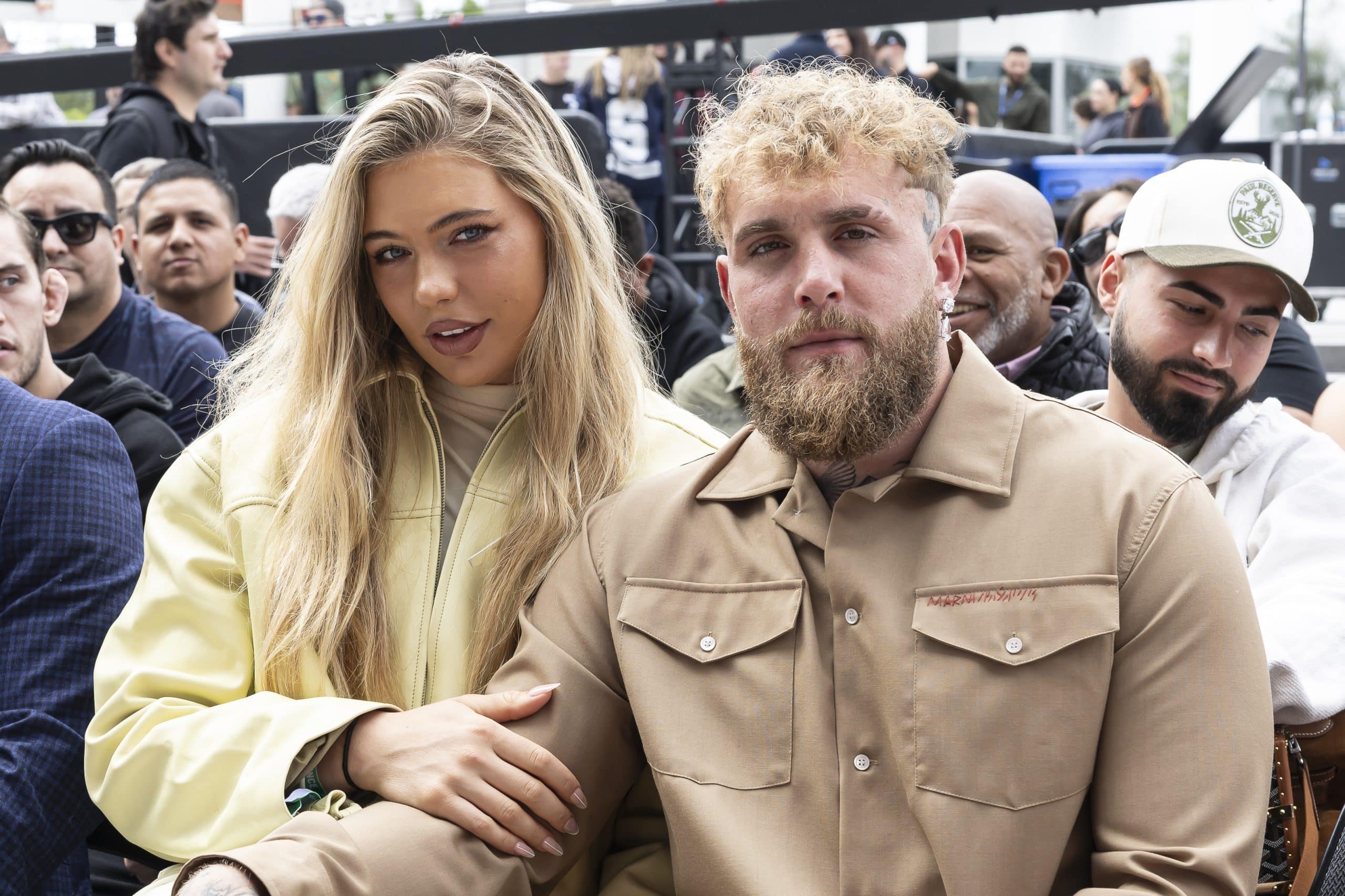 Jake Paul mee op skivakantie met familie Jutta